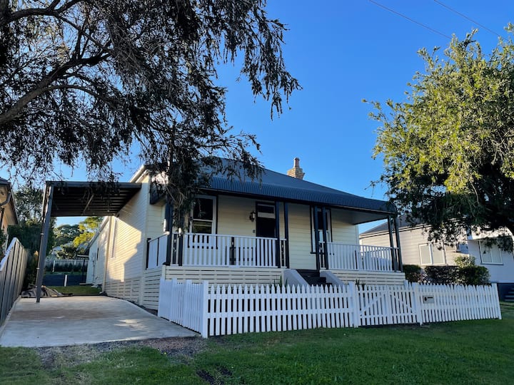 Home In East Maitland - Newcastle