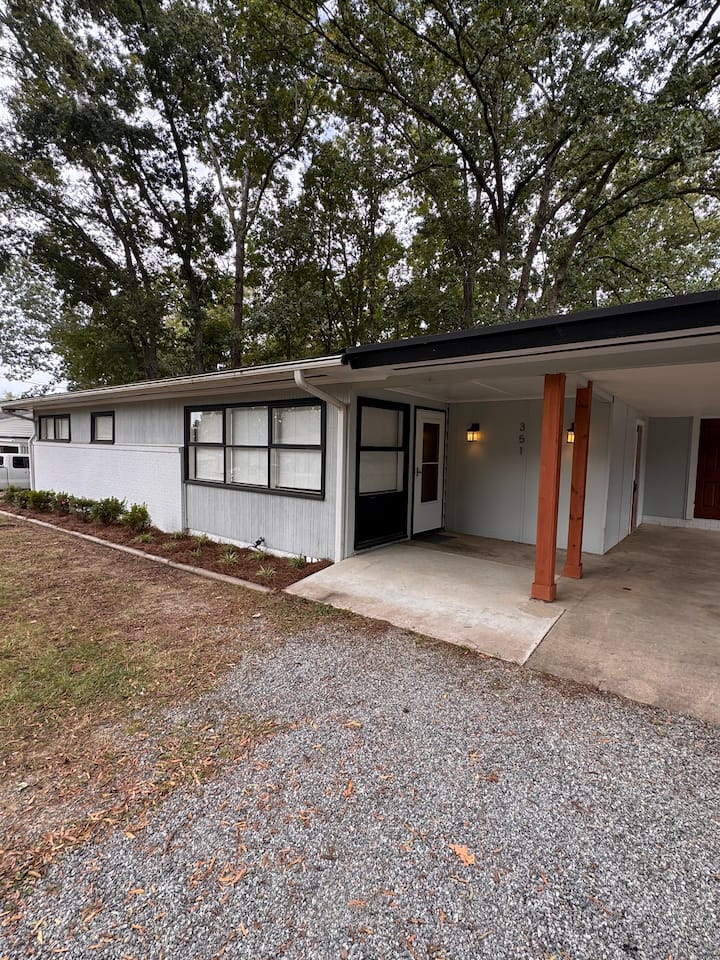 Updated Concord Home, Short Or Long Stay Welcome - Concord, NC