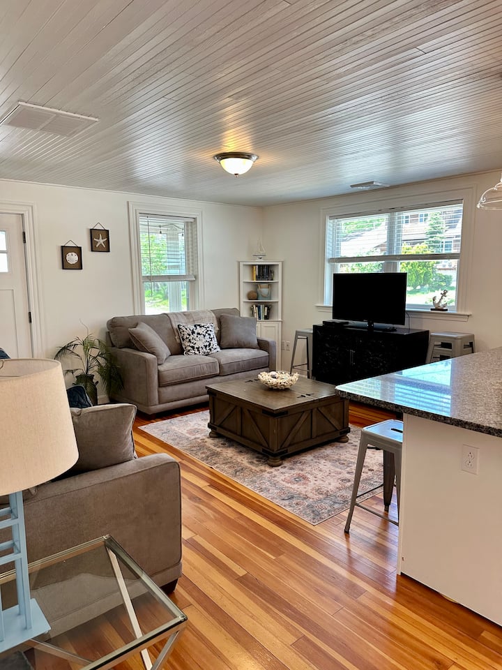 Beautiful Oob Cottage, Perfect For Summer Vacation - Old Orchard Beach, ME