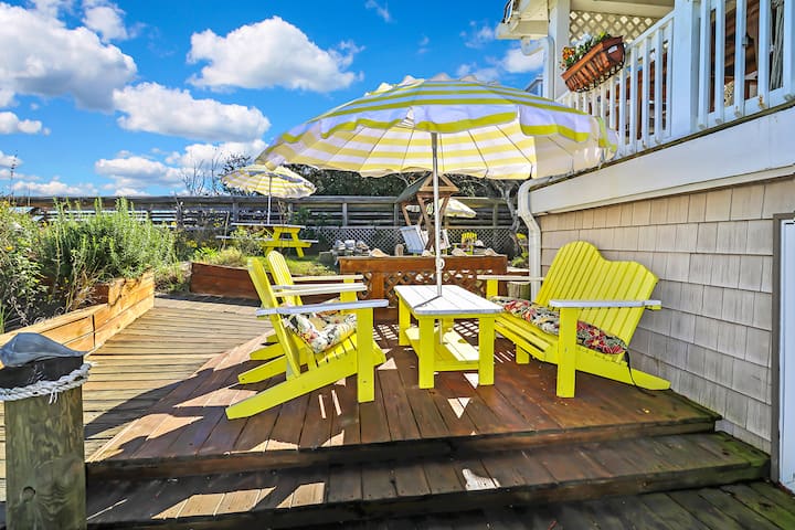 902c Coastal King Retreat Steps From Beach + Sauna - Norfolk, VA