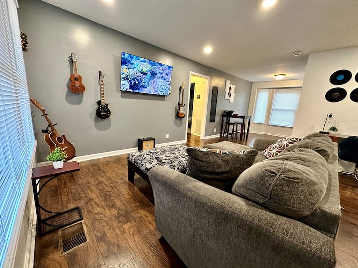 The Mellow Yellow House - Clarksville, TN