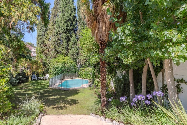 Espectacular Casa En La Mejor Zona De Mendoza - Mendoza