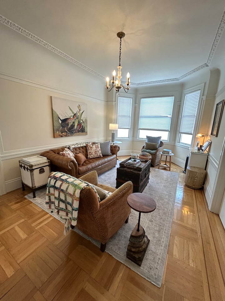 Historic 1924 Getaway In The Heart Of Russian Hill - San Francisco, CA
