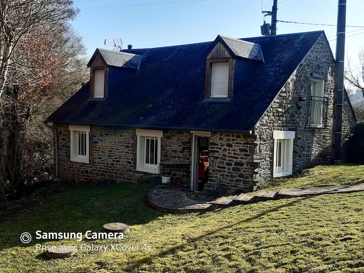 Cottage Au Calme, Chaleureux, Idéalement Situé - Clécy