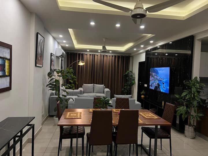 Sky Views Elite Apartment - Leamington