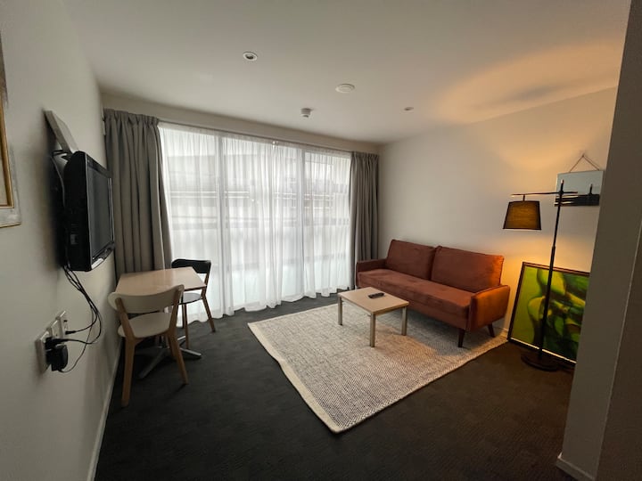 Spacious 1 Bedroom Apartment In Central Auckland - Auckland