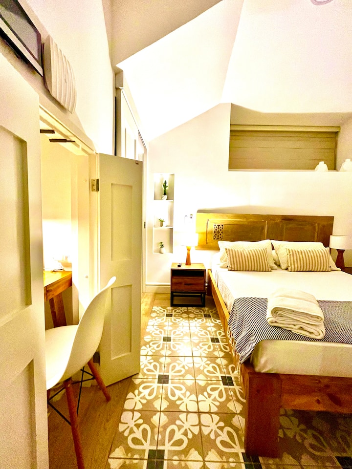 Modern Studio Apartment In Heritage House Granada - Cali