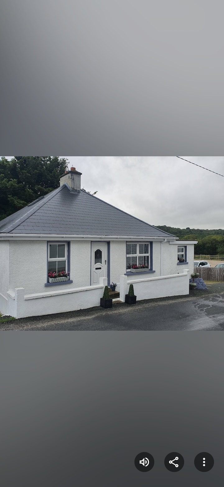 Classic Country Cottage In Glen Village - Downings