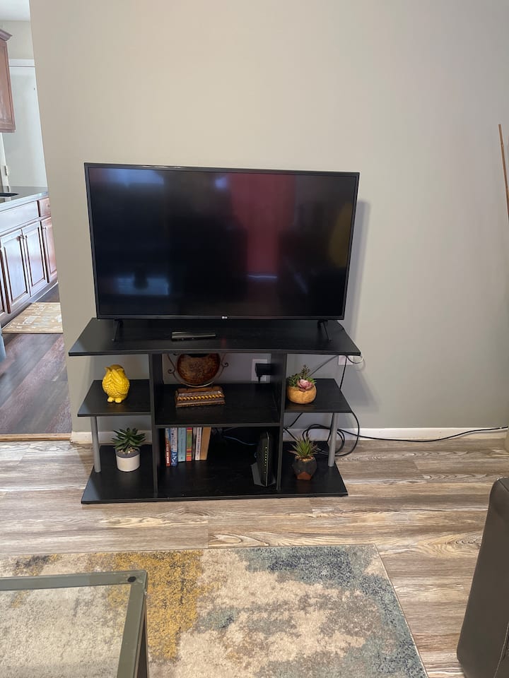 Nice, Private Ranch Home - Oswego, IL