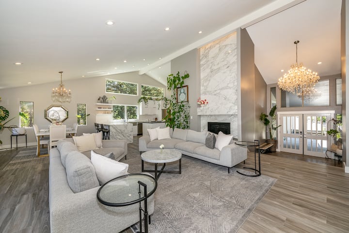Botanical Estate Contemporary Villa W/ Jacuzzi - Santa Rosa, CA