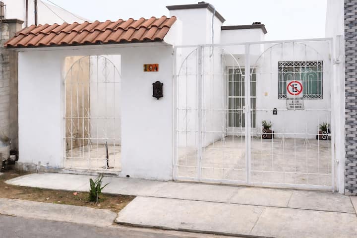 Casa Para Empresas En Guadalupe | 6 Huéspedes - Monterrey