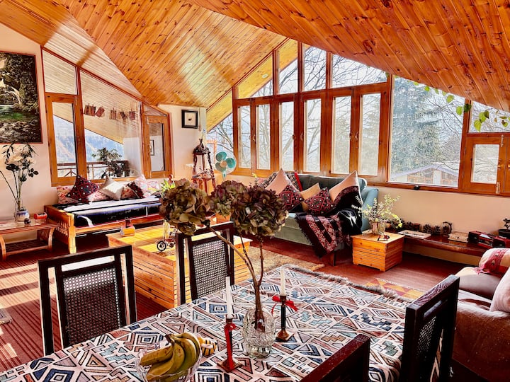 Casa De Retreat (Pent House) Plum Tree - India