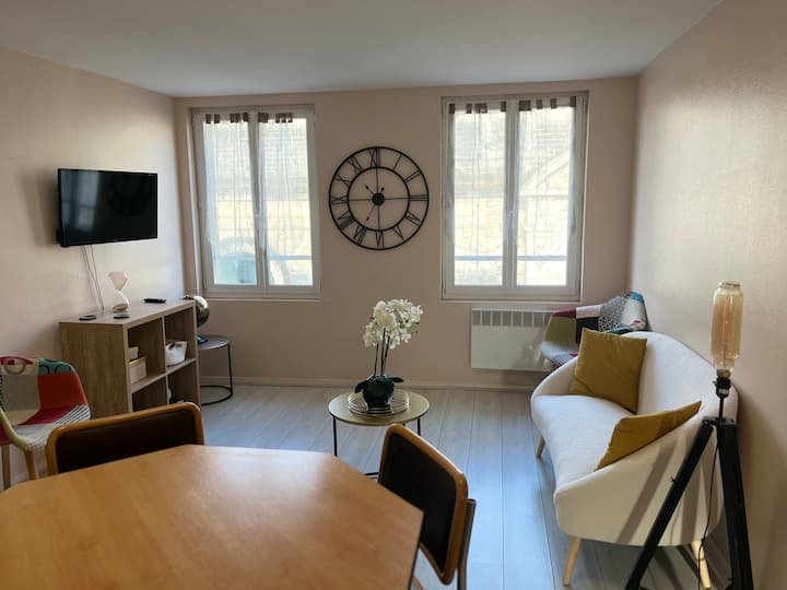 Appartement N°7  (37m2), Dans Un Bel Immeuble - Rochefort