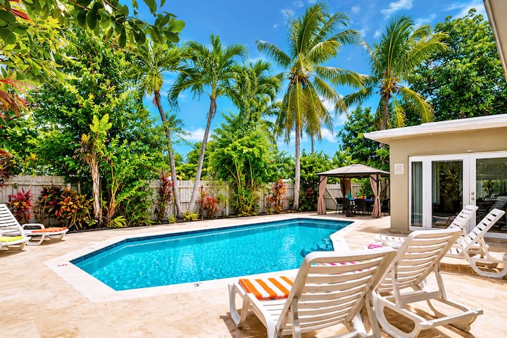 Tropical Palm Oasis Heated Pool Near Beach - Hollywood, FL