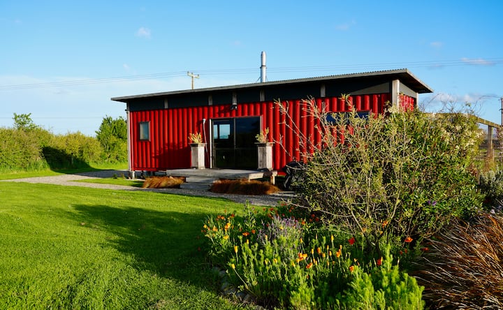 Luxury Container Cabin - Carterton
