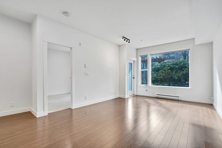 Apāto · Ouvrir。26 Weeks Min - Abbotsford