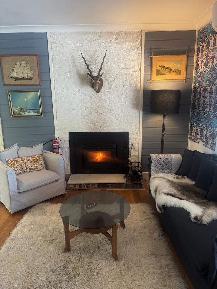 Mid-century Manor By The Sea - Anglesea