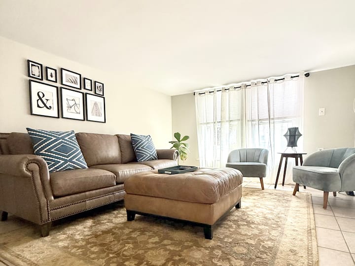 A Shotgun Named Desire || On Canal Streetcar Line - Metairie, LA