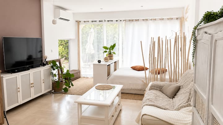Studio Cosy Climatisé Avec Jardin Et Parking Privé - Antibes