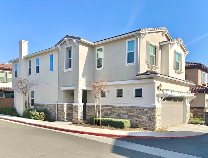 🌈2100英尺铁门独立别墅💛洛杉矶🔴迪士尼乐园 - Pomona