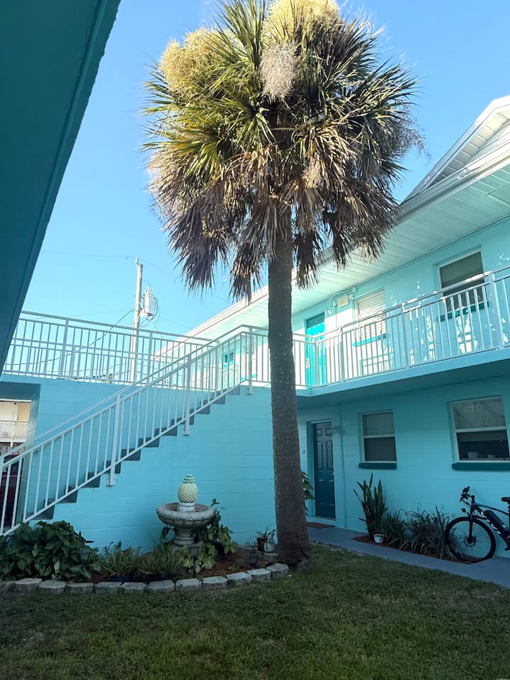 Beach Condo... A Few Shorts Steps To The Beach - Cape Canaveral, FL