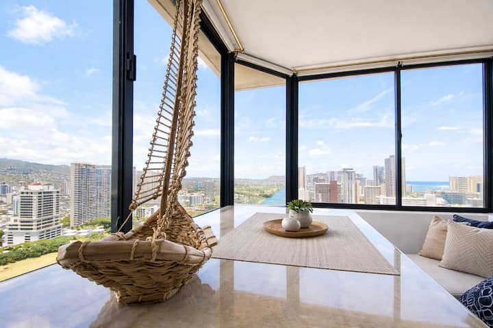 Rare Waikiki Corner 31f Unit With Stunning Views - Lanikai Beach