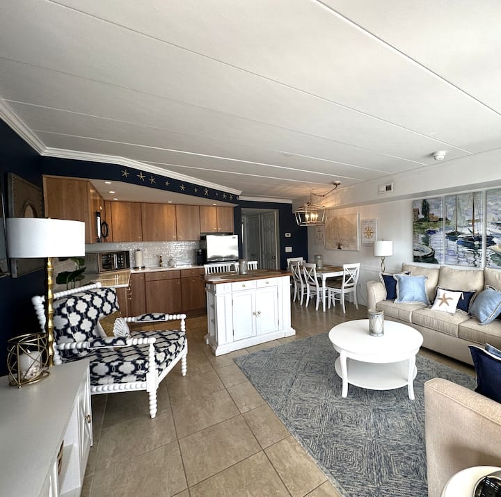 Indoor Pool Open! Beautiful Condo.1 Block To Beach - Avalon