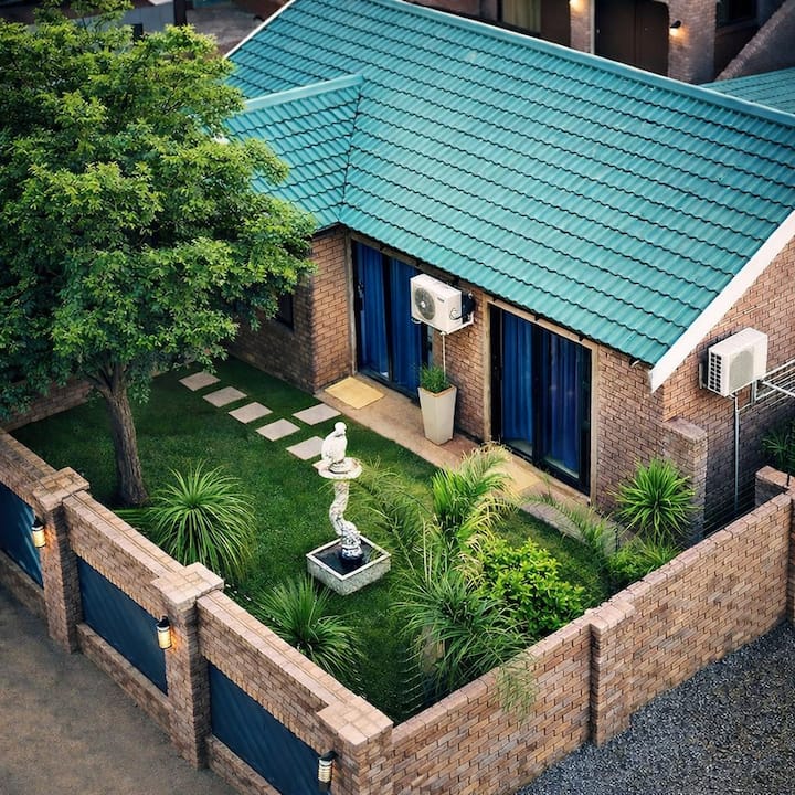 Caesars Place Room 5 - Kathu