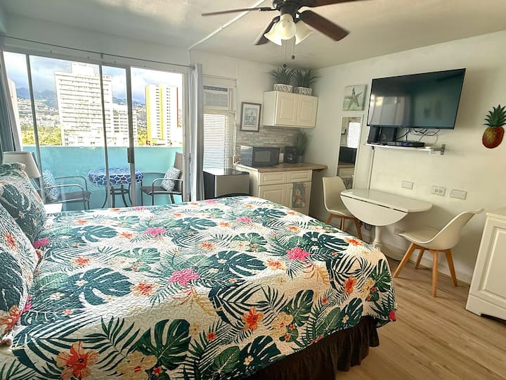 Penthouse Studio- 2 Min To Waikiki Beach/duke Stat - Honolulu, HI