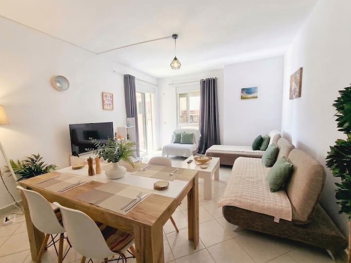 Cozy Getaway At The Beach | Parking | Wi-fi - 사란더