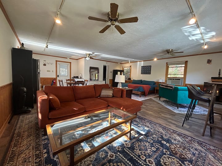 Recently Updated! The Nest - Cozy Peaceful Retreat - Virginia