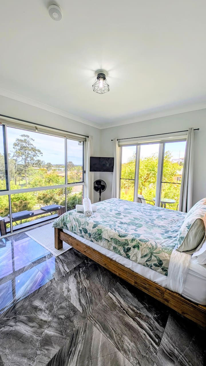 Private, Convenient & Comfy Space With A View - Jacobs Well