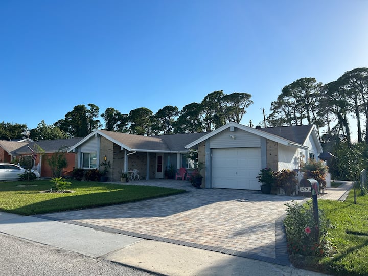The Richboro House - Sunset Beach, Tarpon Springs