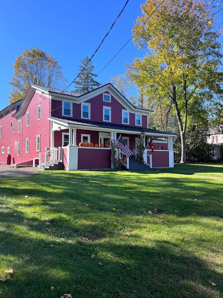 6br@broadst, Sleeps 13, 1 Block To Campus+downtown - Hamilton, NY