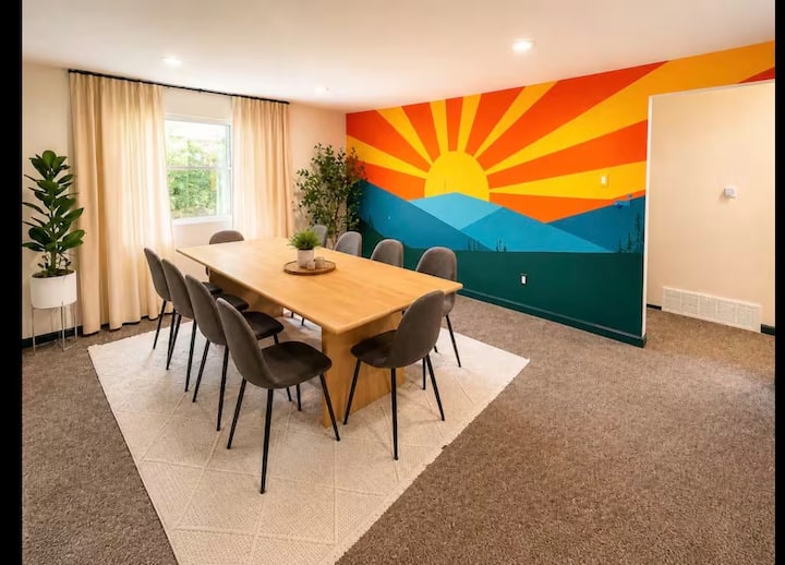 5br Denver Home | Hot Tub | Sleeps 12 | Parking - Denver, CO