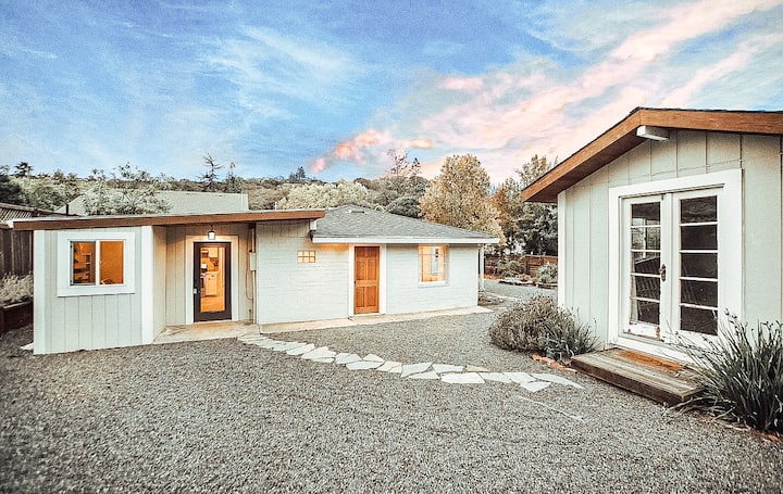 Cozycottage & Gated Entry| 2 Bed & Office - Santa Rosa, CA