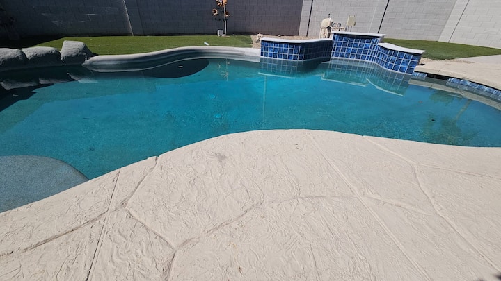 Arrowhead Golf Club, Pool, Great View, 4br , Bbq - 格蘭岱爾