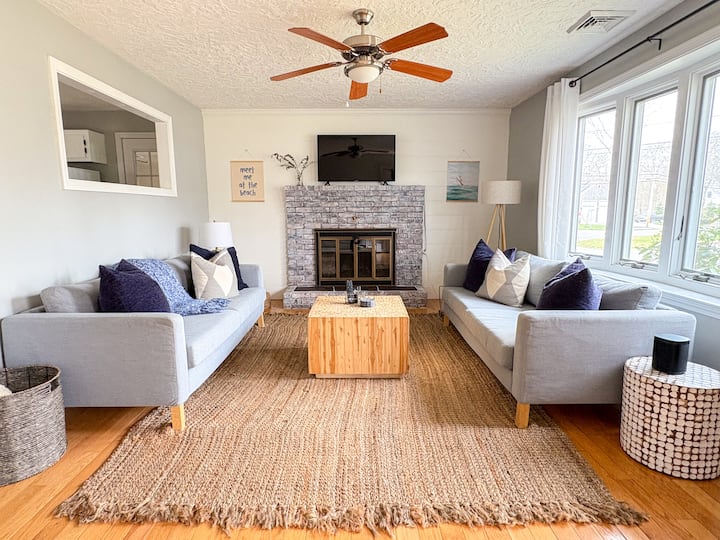 *Barefoot Bungalow* Cozy Cape Cod Beach House - Yarmouth Port, MA