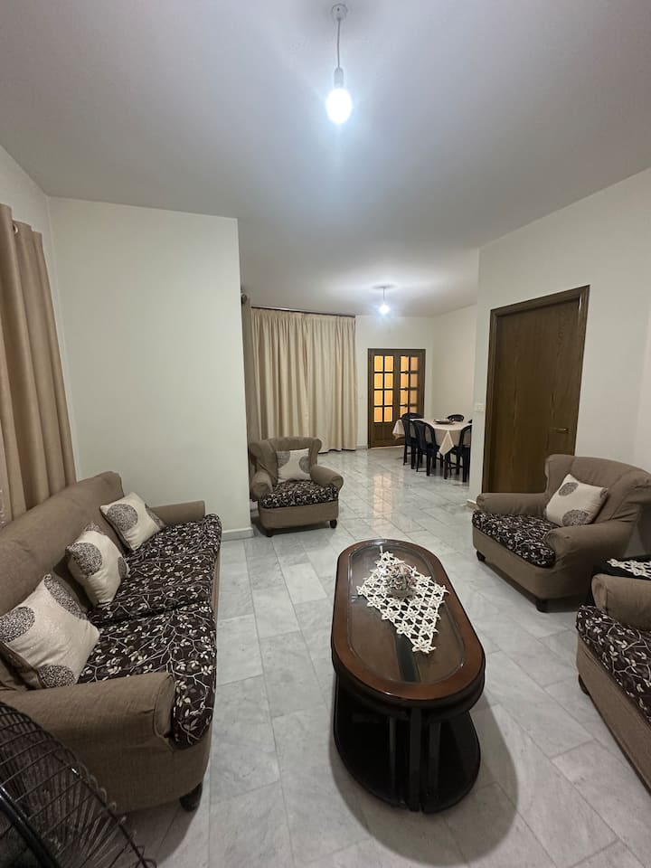 #B - Apart -7 Lits - éLectricité 24/7 Solaire + Ac - Lebanon