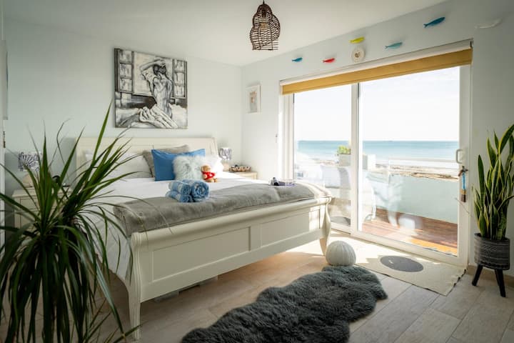 Large Luxury Beachfront
Apartment - Jersey