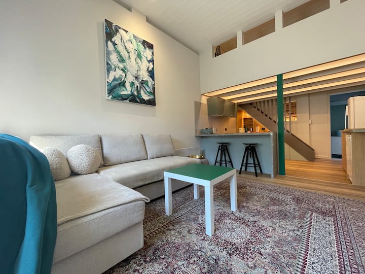 Fully Equipped Mini Home With Loft In Woden - Canberra