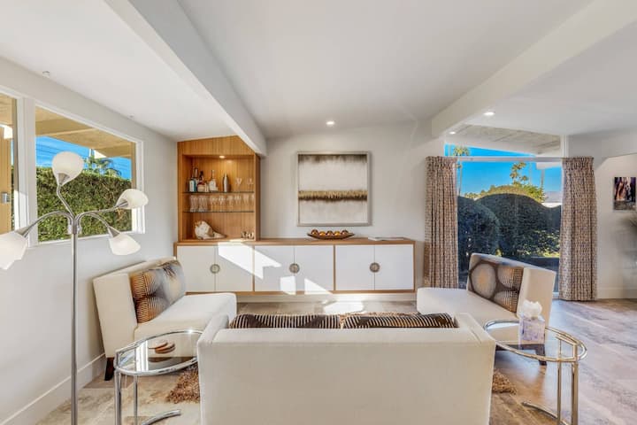 Mid-century Condo! Community Pool & Mountain Views - Palm Desert, CA