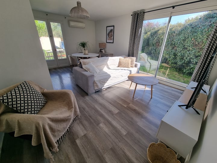 La Maison Des Muses, Piscine Et Jardin Au Calme. - Arles