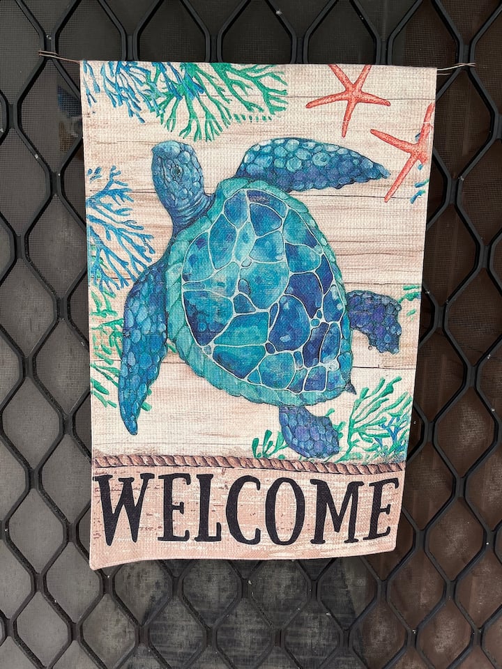 Studio 52 Penthouse 10 Min Walk To Waikiki Beach! - Honolulu, HI