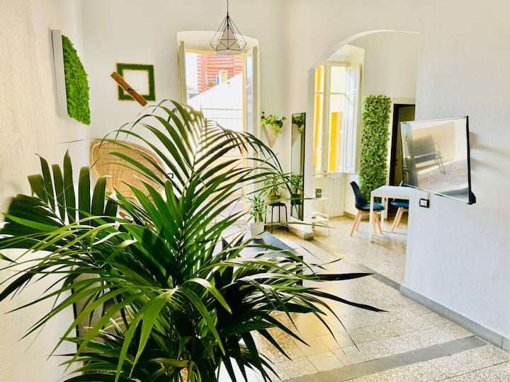 Al Porto Apartment With Terrace - Heart Of Town - 卡尼亞裡