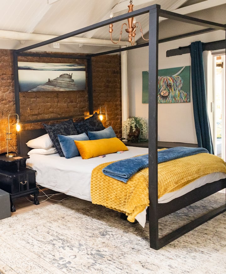 1 Queen Vic - Darling