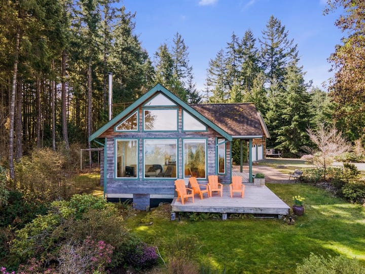 Ocean View Cottage With Gym And Sauna - Salt Spring Island