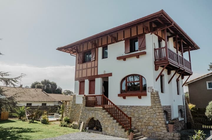 Villa Sunshine Avec Piscine, à 400 M De L’océan. - Pays basque français