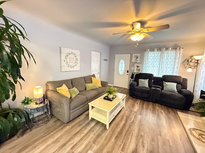 Cozy Casita W/private Backyard & Parking Pets Ok - San Diego, CA