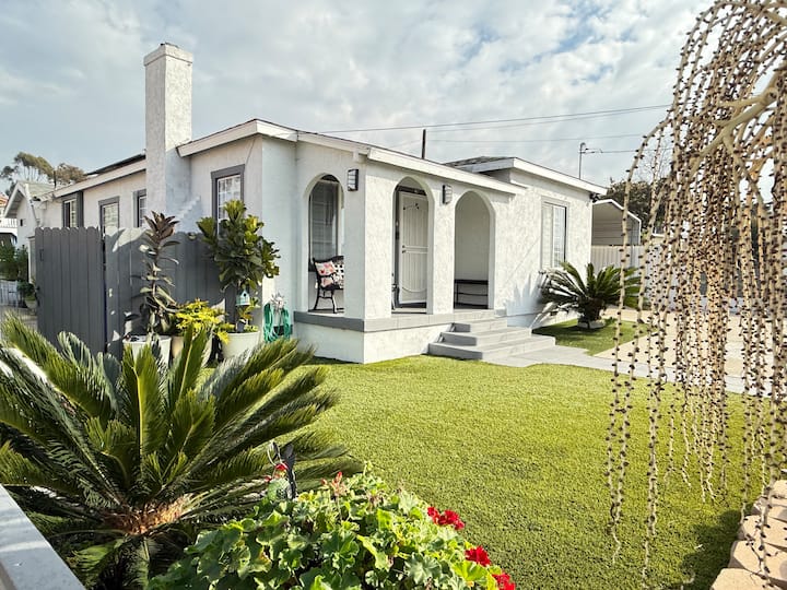 Central W/ Private Outdoor Space & Parking Pets Ok - La Mesa, CA